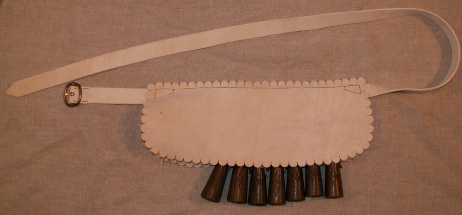 17th century hunting bandolier